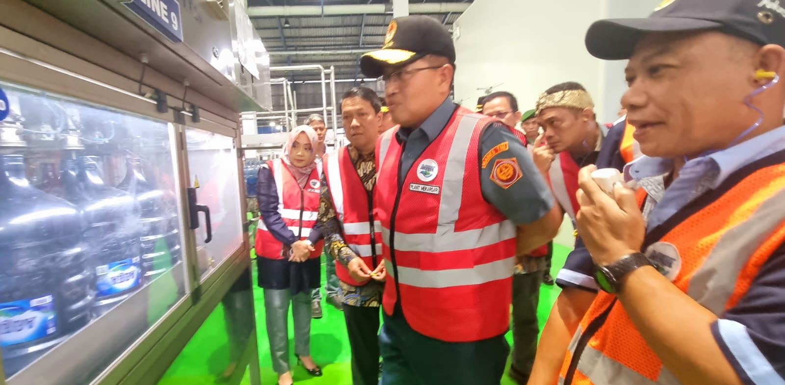 Tim Wantannas RI Kunjungi Pabrik AQUA Mekarsari Sukabumi: Bahas ...